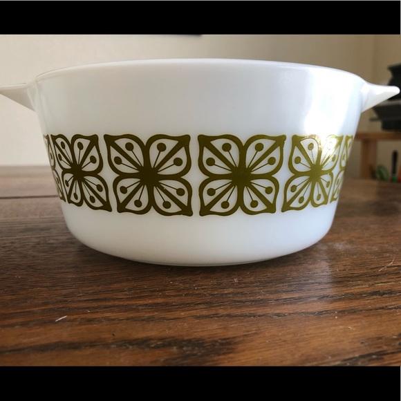 Pyrex | Kitchen | Vintage Pyrex Square Flowers Casserole Dish 474 ...
